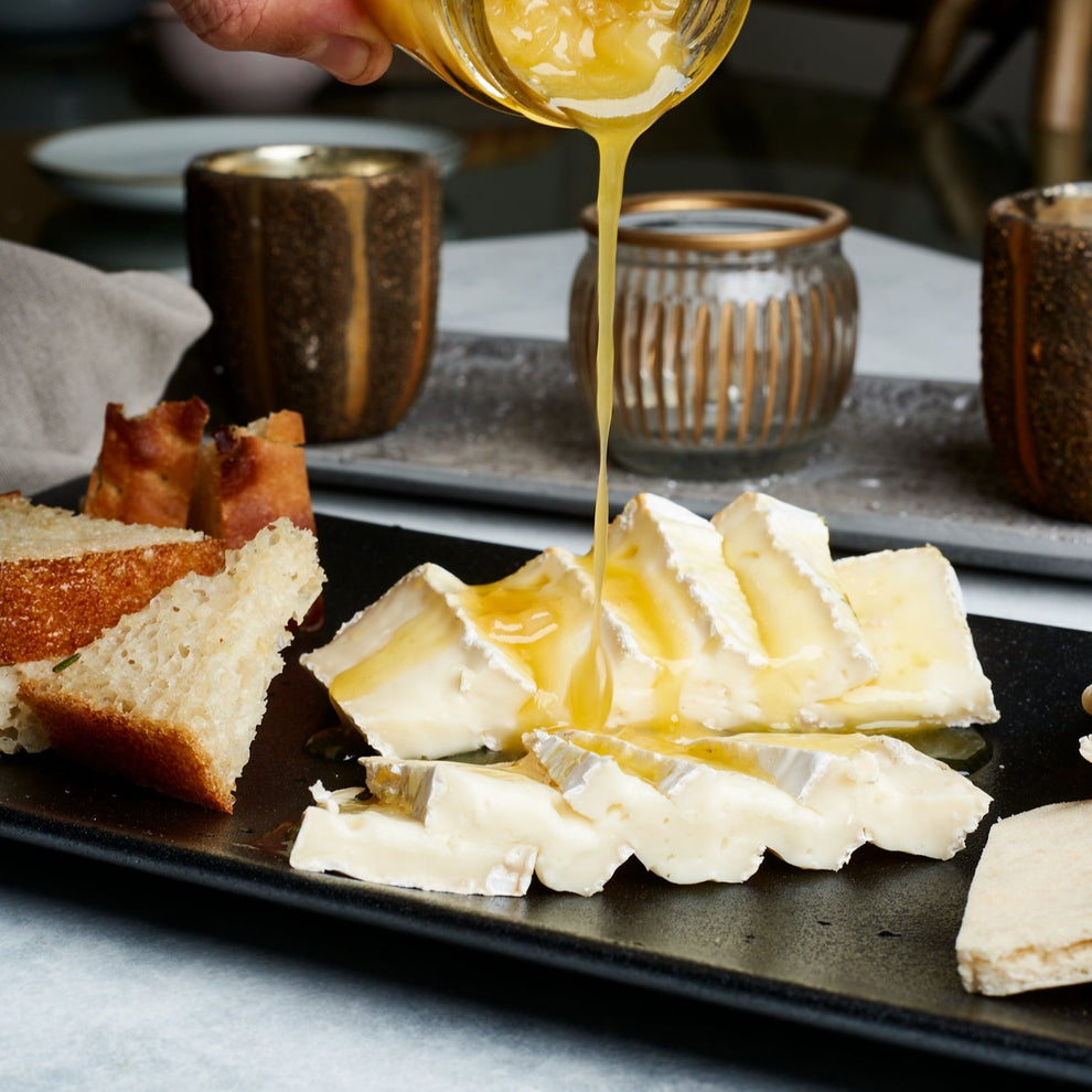 Queso Brie con Miel de Peras – Felipe Cocina